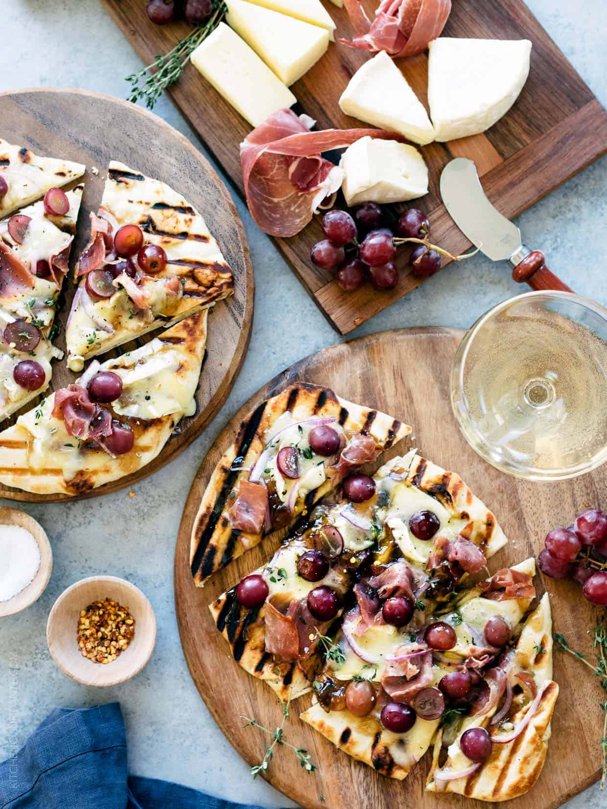 Grilled Naan Flatbread with Grapes, Onion Jam, Prosciutto, and Double ...