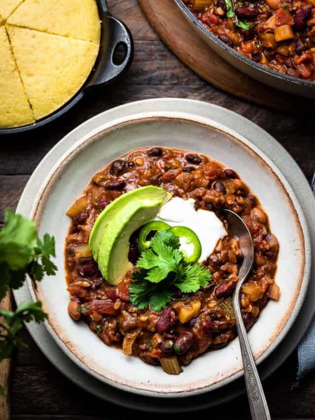 Slow Cooker Vegetarian Chili - Kitchen Confidante®