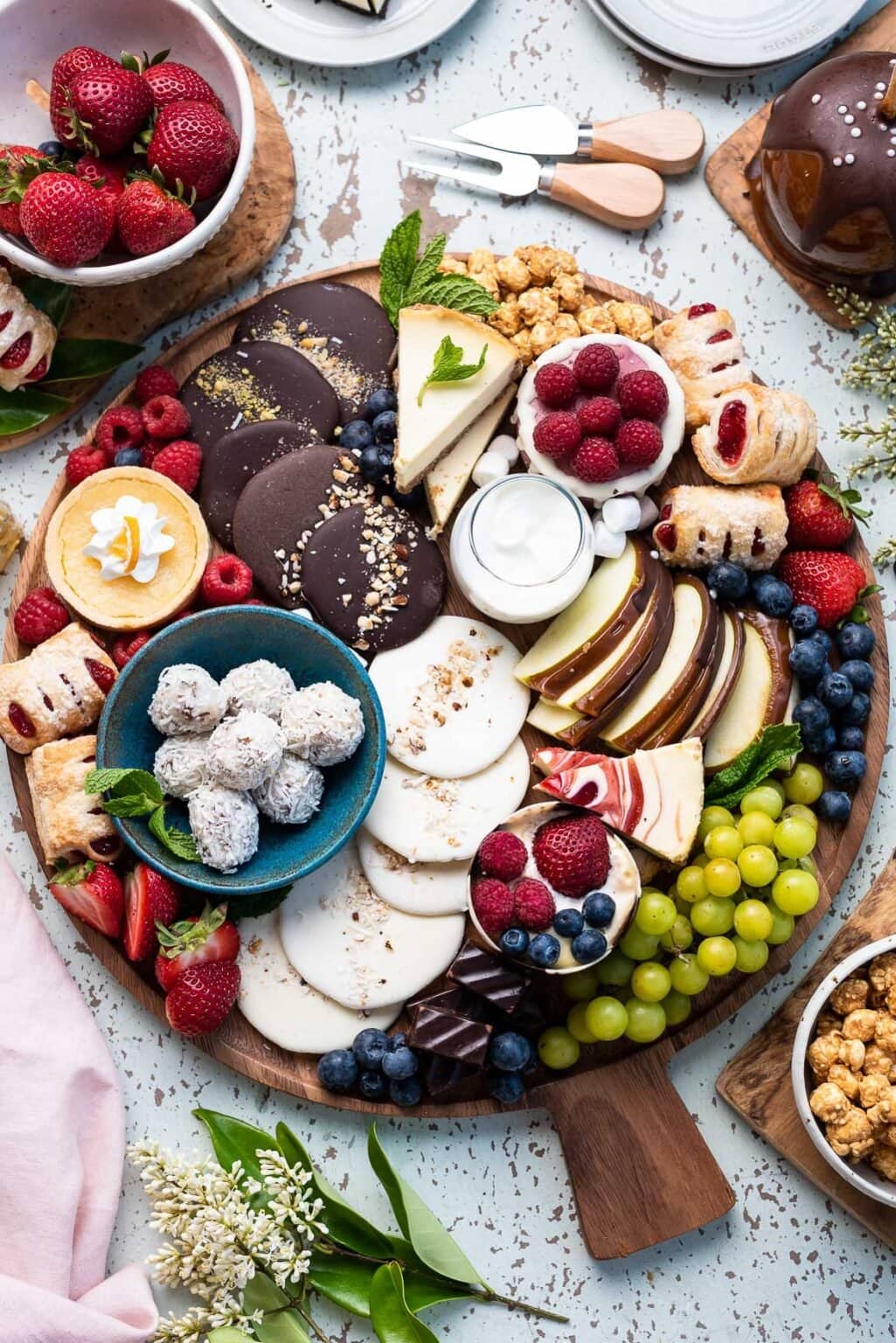 How to Make a Simple Dessert Charcuterie Board - Kitchen Confidante®